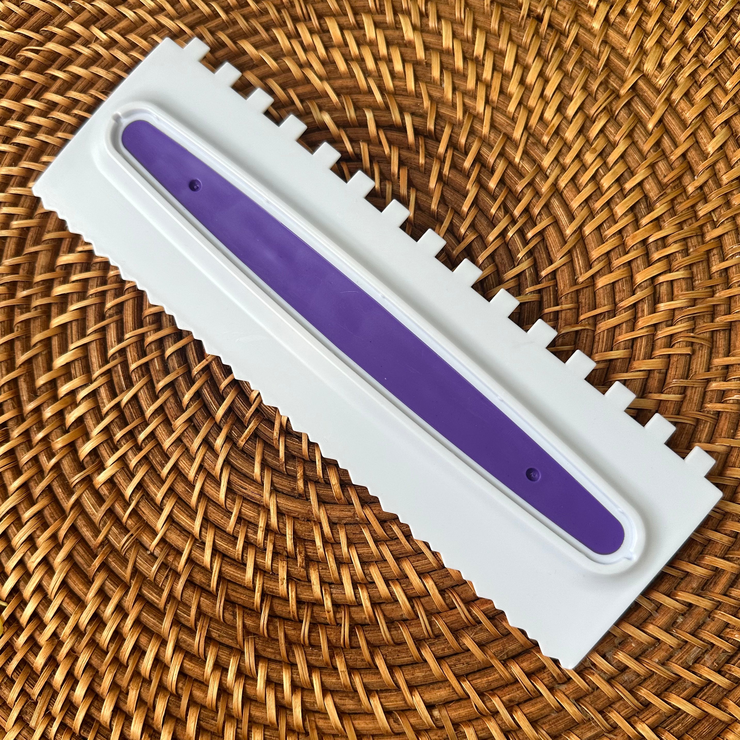 Striped Cake Comb